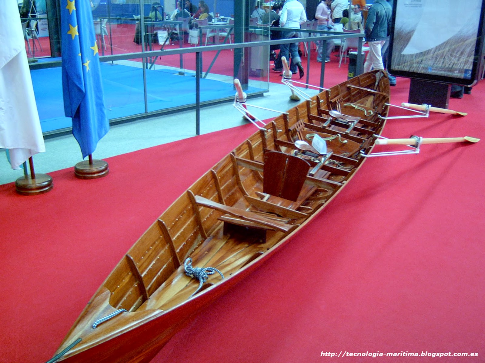 La yola, embarcacion de remo de banco movil (inrigger)