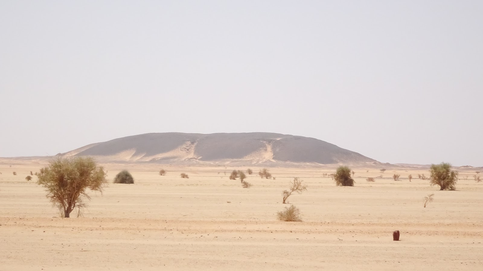 Sudan - Driving through the desert - Sven's Travel Venues