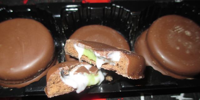 FOODSTUFF FINDS: New Cadbury Screme Egg Biscuits (Sainsburys) [By @Cinabar]