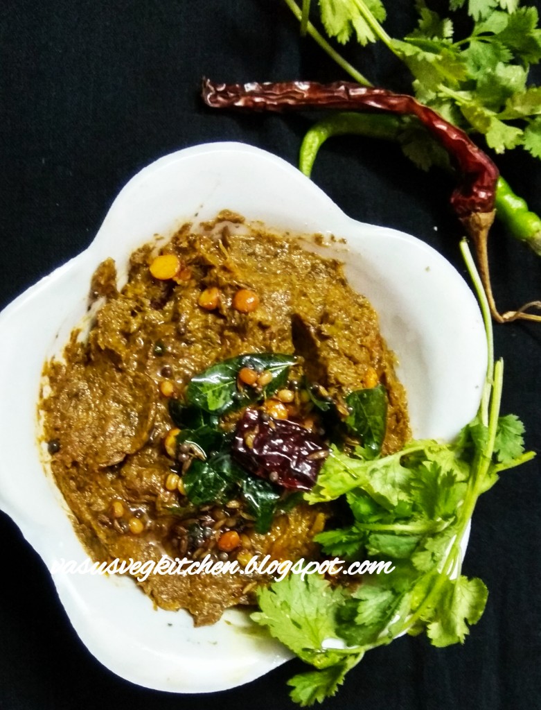 Vasusvegkitchen: Kothimira Tomato pachadi, Coriander tomato chutney