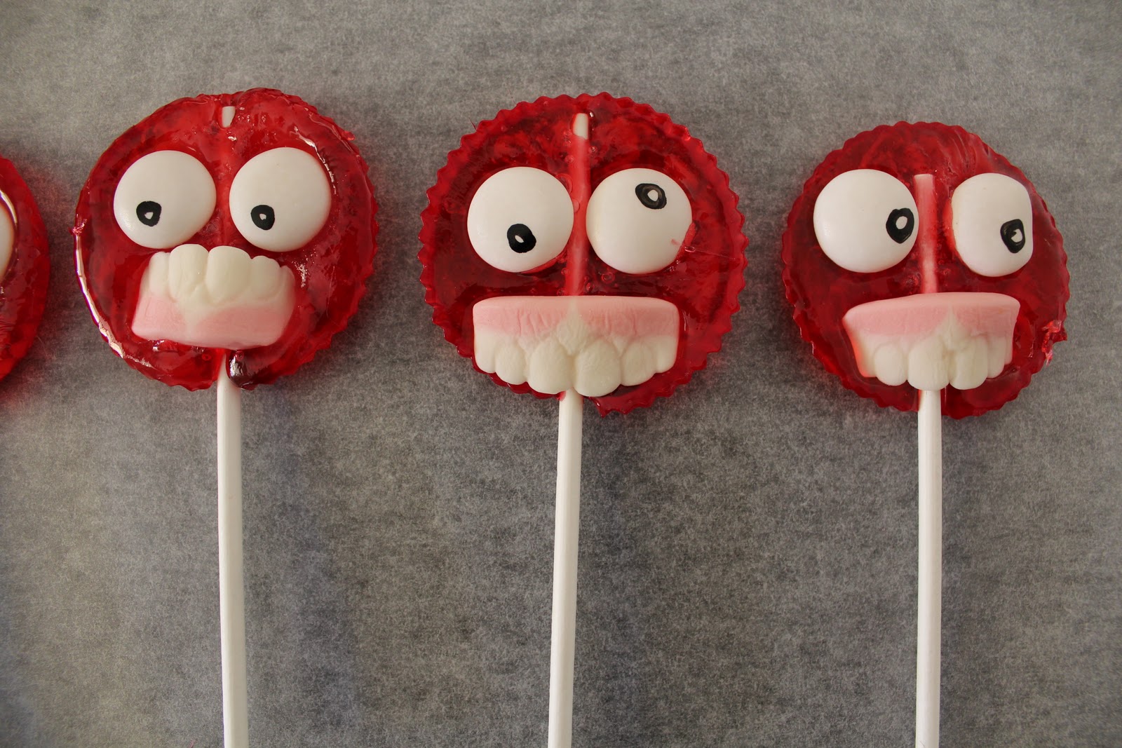 maker*land.: How to make funny face lollipops