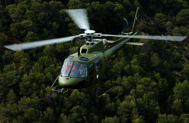 A arte da Navegação Aérea: Helicópteros de Guerra - Eurocopter AS 550 ...