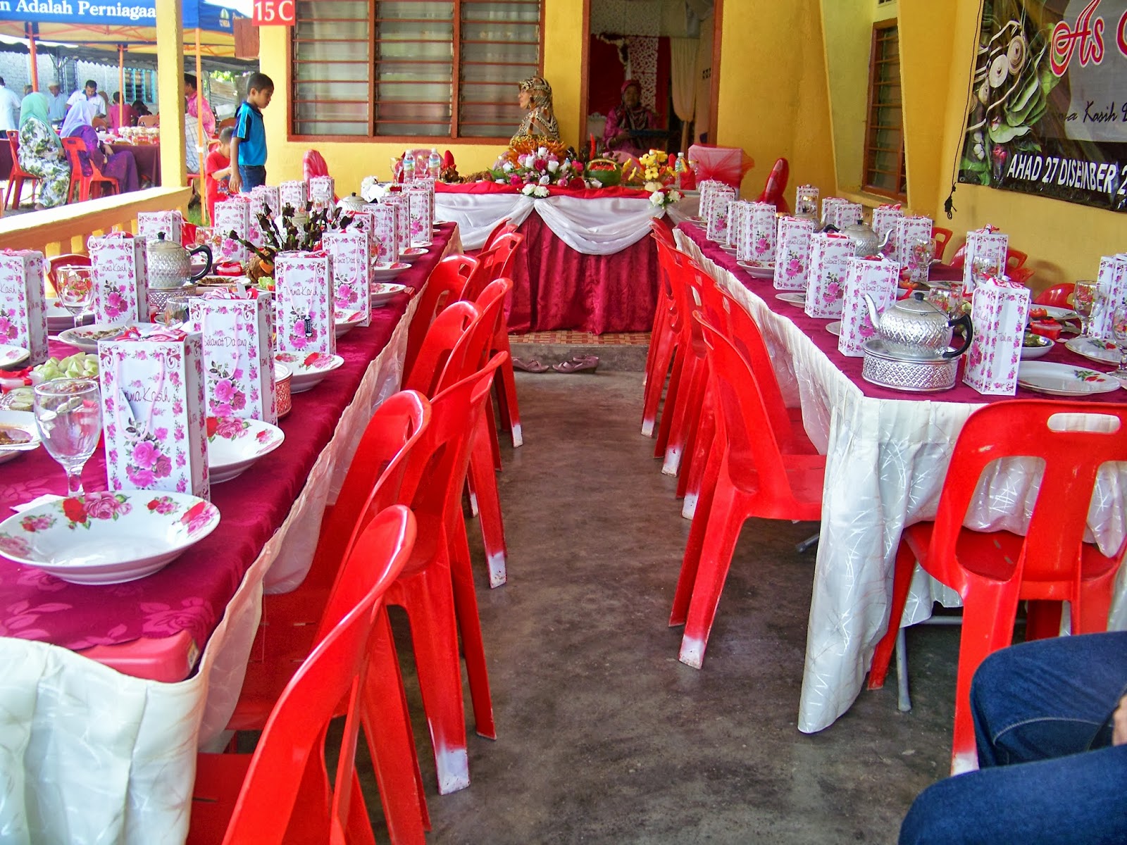 yanimn: Idea Deco Meja Makan Beradap Pengantin - Tema Merah Putih