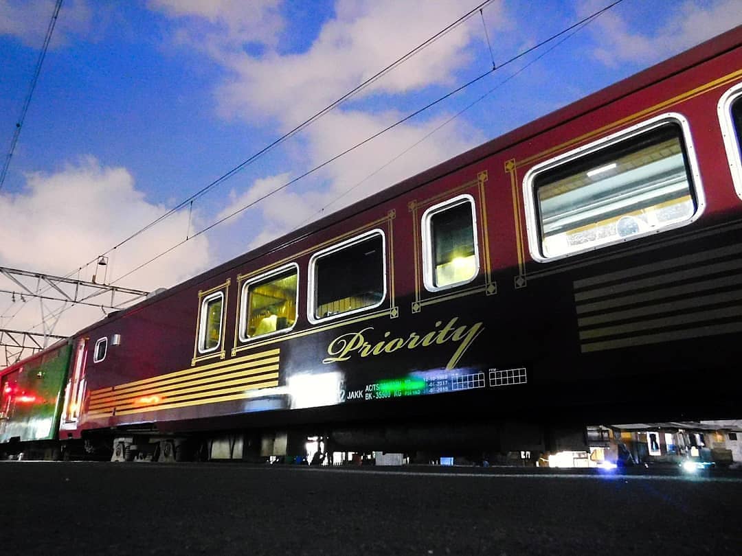 #SabtuNgebus: Kereta Reguler Termewah di Indonesia