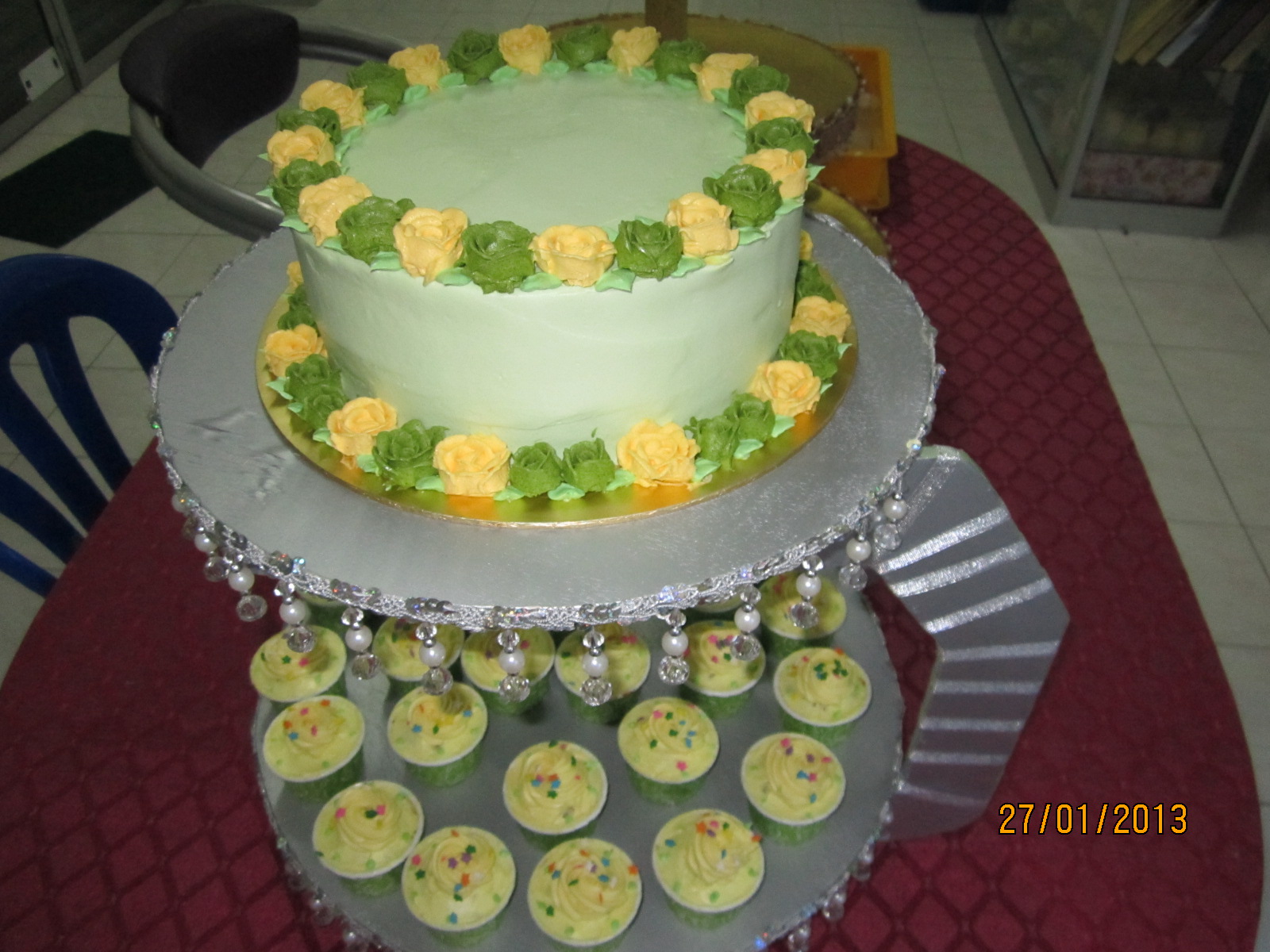 Anika MyRasa: KEK KAHWIN-HIJAU DAN KUNING