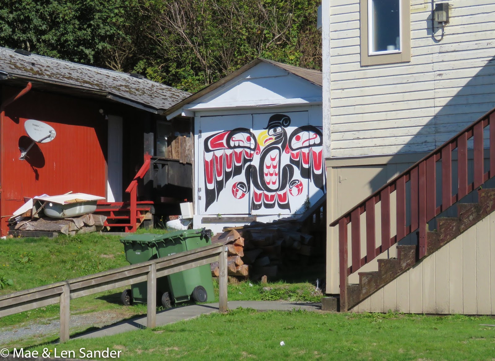 Mae's Food Blog: Murals and Public Art in Alert Bay