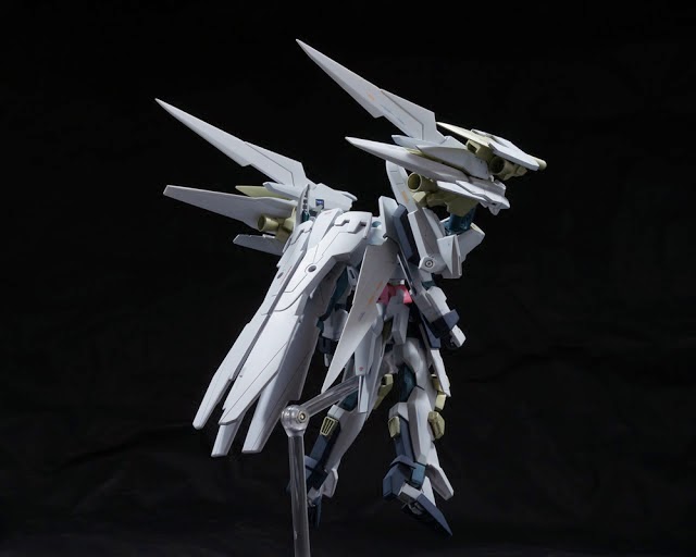 1/144 Gundam AGE-2 RS2-2 Lady-Silver - Custom Build
