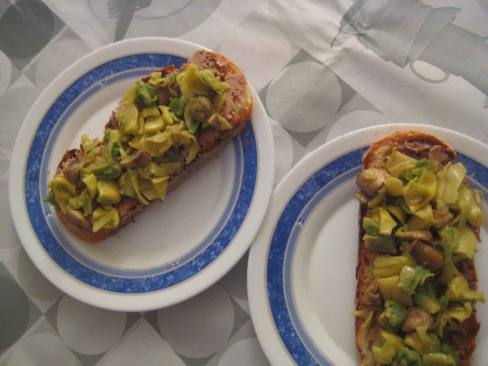 Comida del Arte: Aprovechar la comida: Tostadas de pasta y paté
