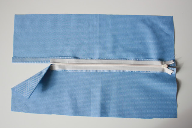 How to Insert an Invisible Zip | Jennifer Lauren Handmade