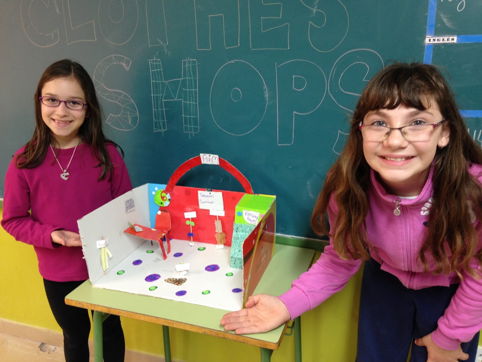 C.R.A. DOS AGUAS NONASPE: PROYECTO TIENDAS DE ROPA (CLOTHES SHOPS PROJECTS)