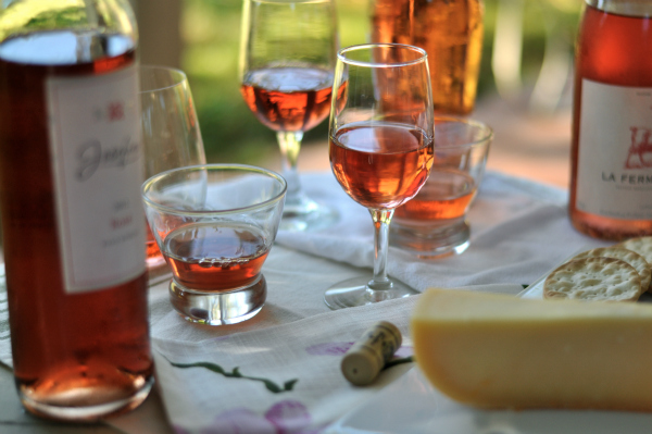 Entertaining Idea: Rosé Tasting Party - The Mama Notes