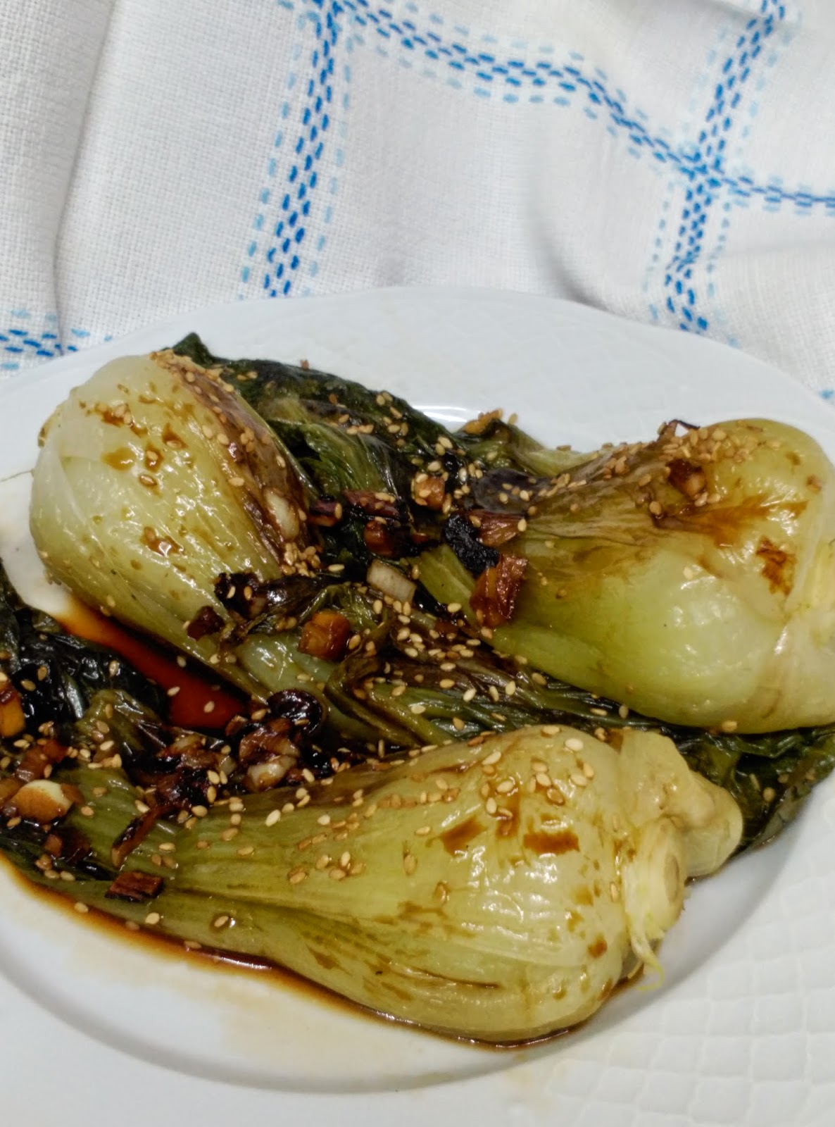 VIRGINIA CONSUSCOSAS: PAK CHOY AL VAPOR CON SALSA DE SOJA Y SESAMO