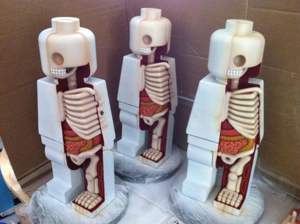 The Anatomy of a LEGO Man (95 Pics)