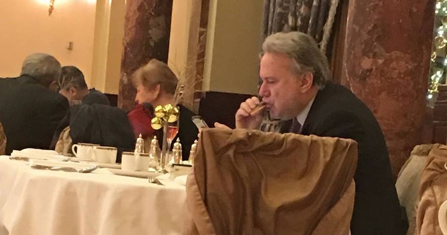 Το ΒΗΜΑ της Ιτέας: Ο ΑΥΤΟΑΠΟΚΑΛΟΥΜΕΝΟΣ "ΚΟΜΜΟΥΝΙΣΤΗΣ" ΥΠΟΥΡΓΟΣ, ΜΕ ΤΟ ...
