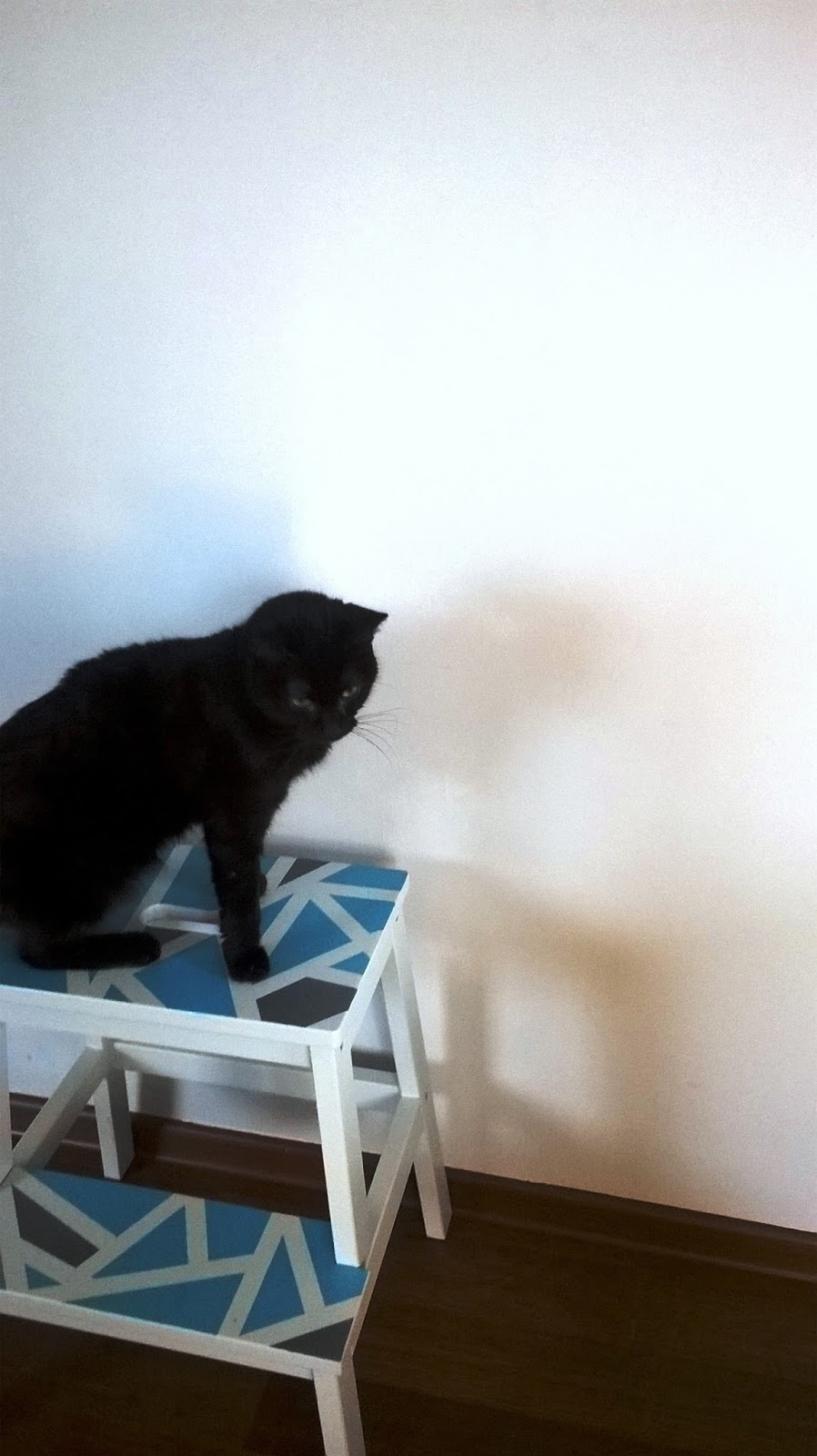 Metamorfozone: DIY: TABORET BEKVÄM Z IKEA W TWOIM WŁASNYM WYDANIU