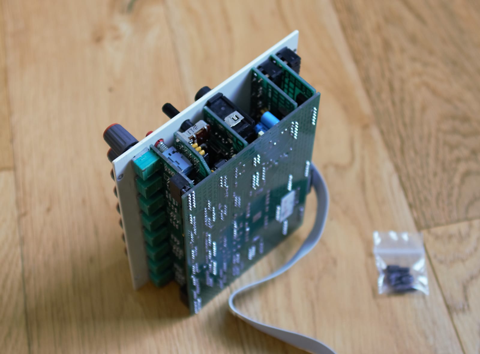 MATRIXSYNTH: Arrel Audio ER-100 Eurorack 8 Channel Mixer Module