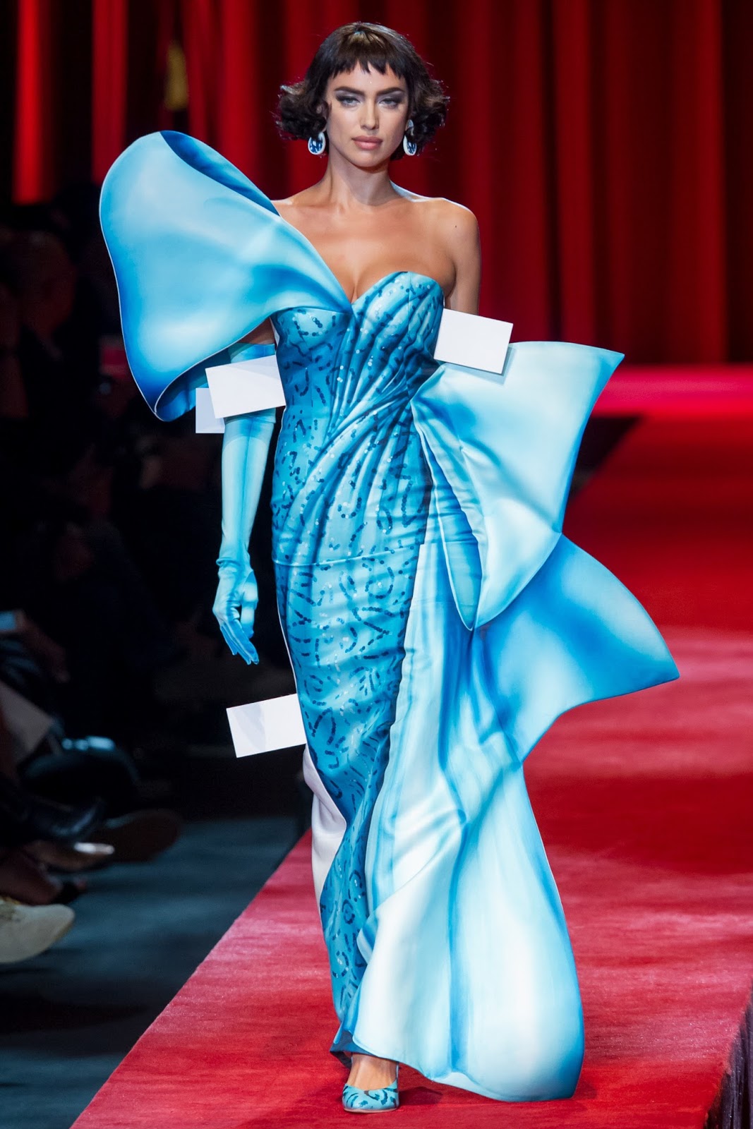 Seduced by the New...: Paper Doll Runway Fashion