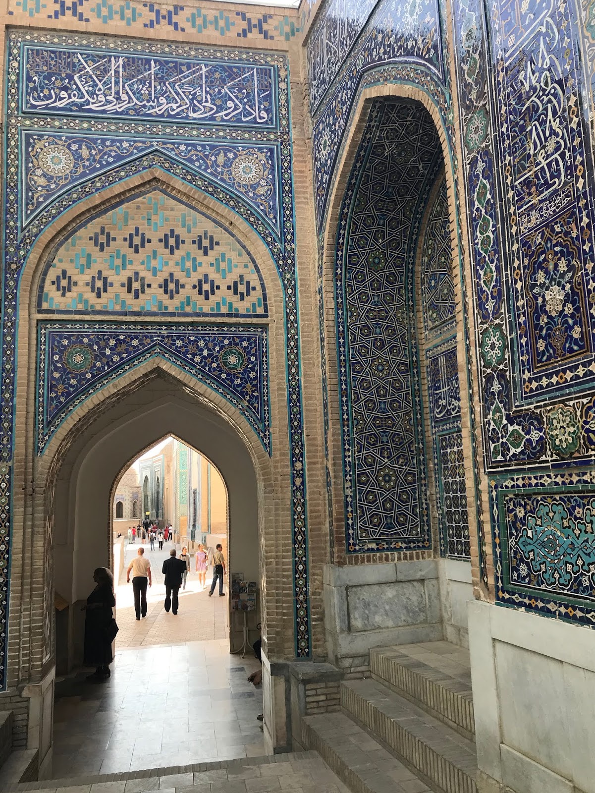 Vilt og vakkert: Shahr-i-Zindar; tenk at jeg kom hit .... til Samarkand!