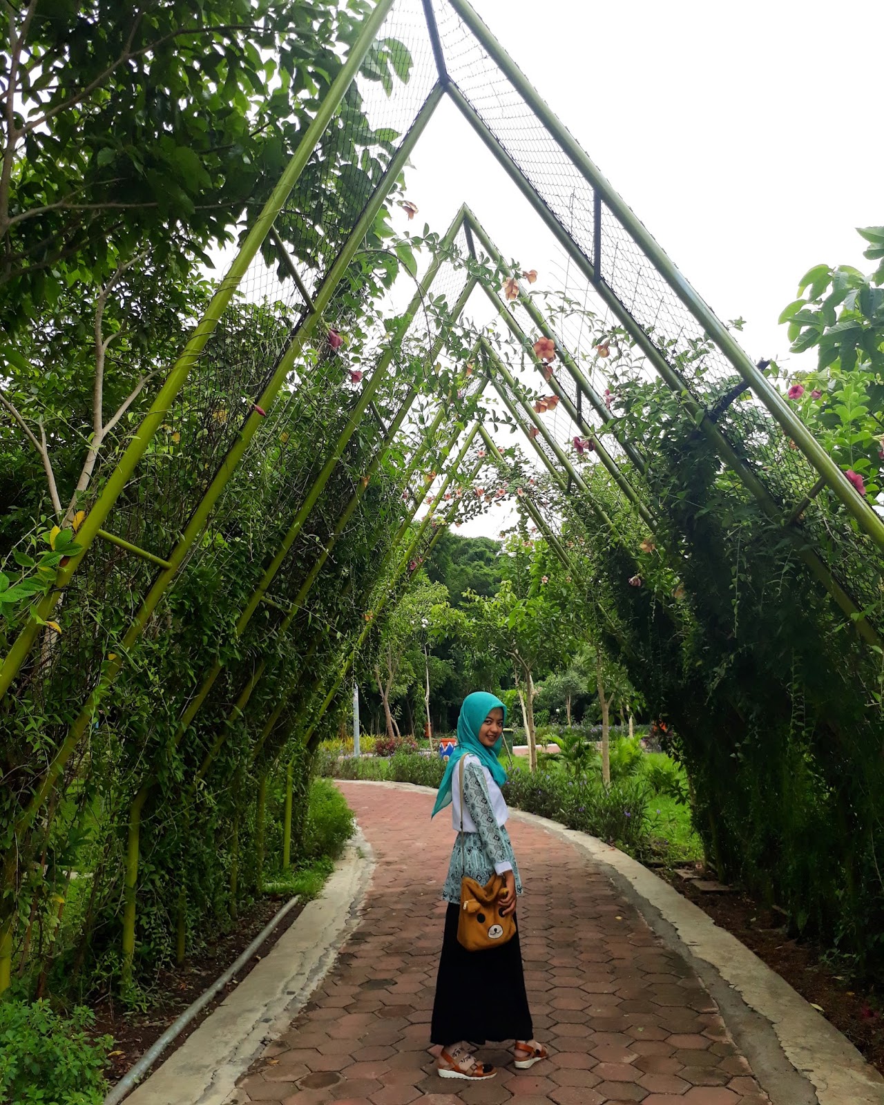 Review Wisata : Hutan Bambu dan Taman Harmoni Keputih Surabaya