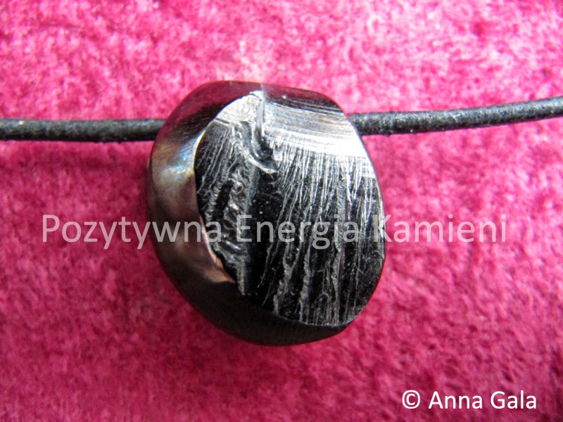 Pozytywna Energia Kamieni: Szungit (Shungit)