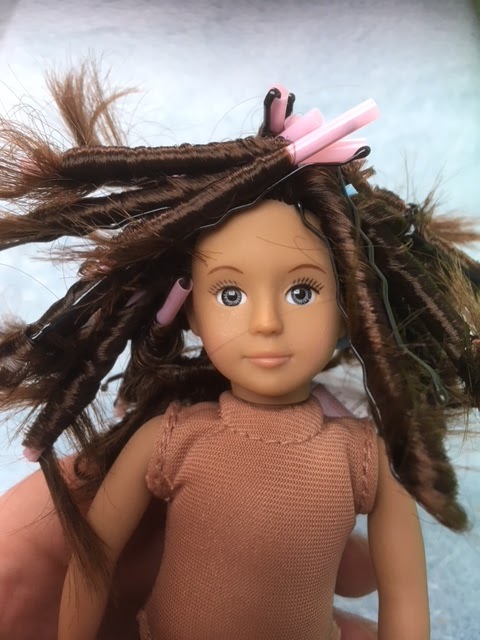 Lydia loves Crafts: Doll Hairdressing - new colour and curls!