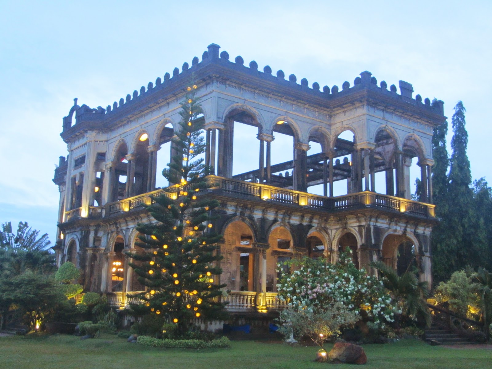 LEXICAL CROWN: THE RUINS OF TALISAY CITY (NEGROS OCCIDENTAL)