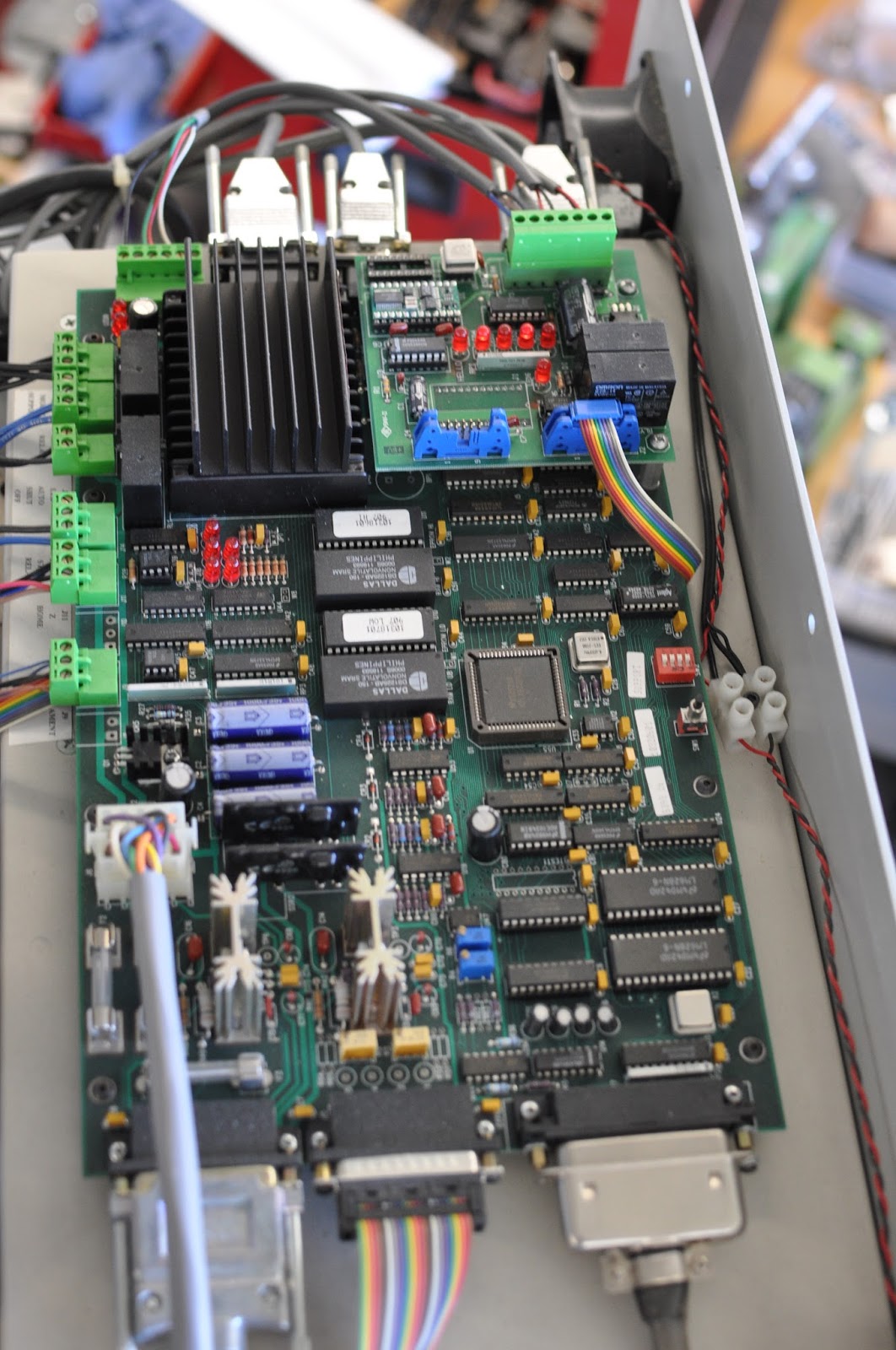 handverker: stratasys fdm 2000: electronics closer look