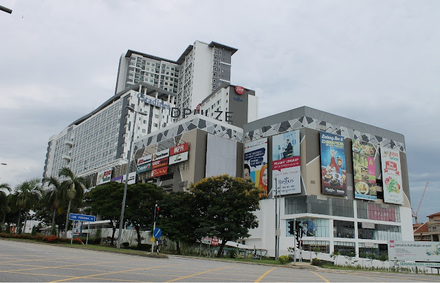 Mohd Faiz bin Abdul Manan: DPULZE Shopping Centre