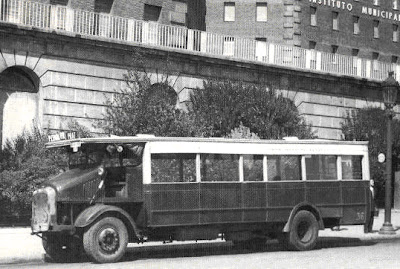 BARCELOFÍLIA : AUTOBUS SOMUA. Autobusos Roca. (1928-1958)