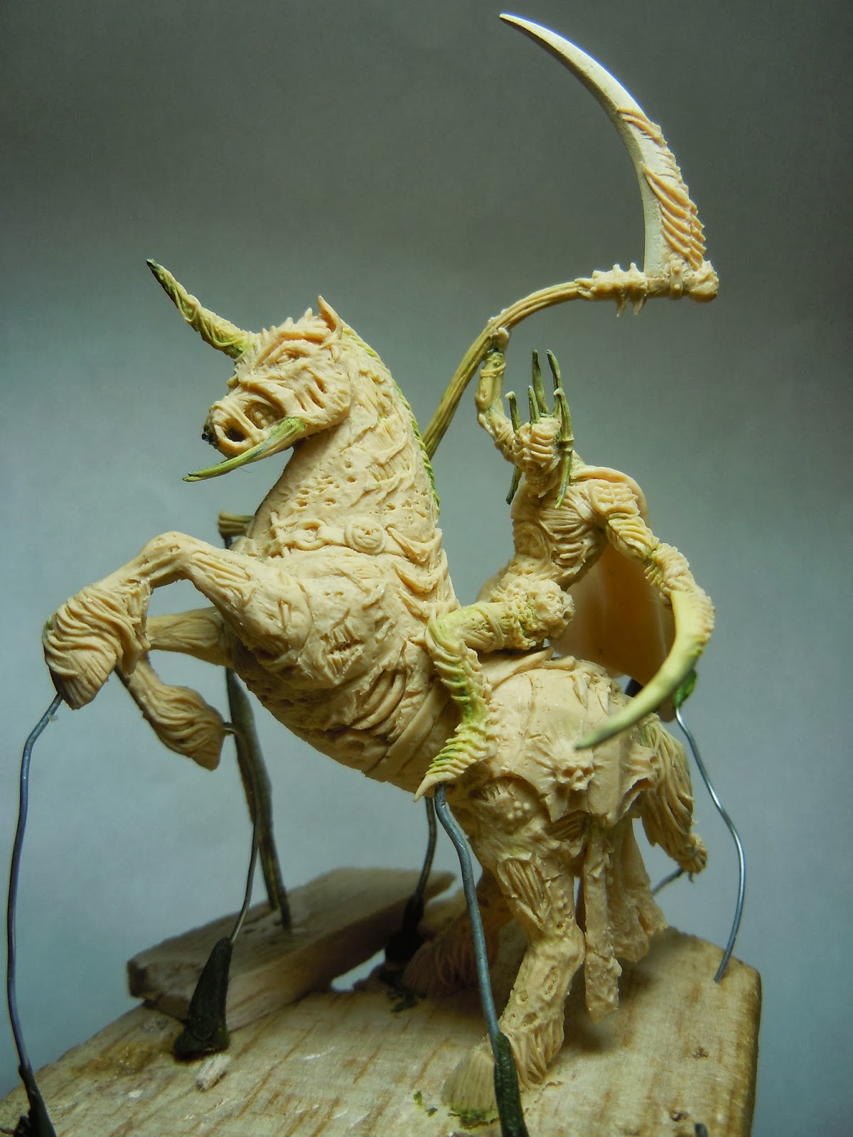 Simon Miniatures new Kickstarter p.8. NSFW. - Forum - DakkaDakka