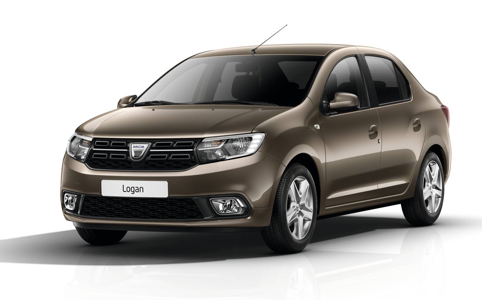 Logan 2017 com facelift: fotos e especificações oficiais