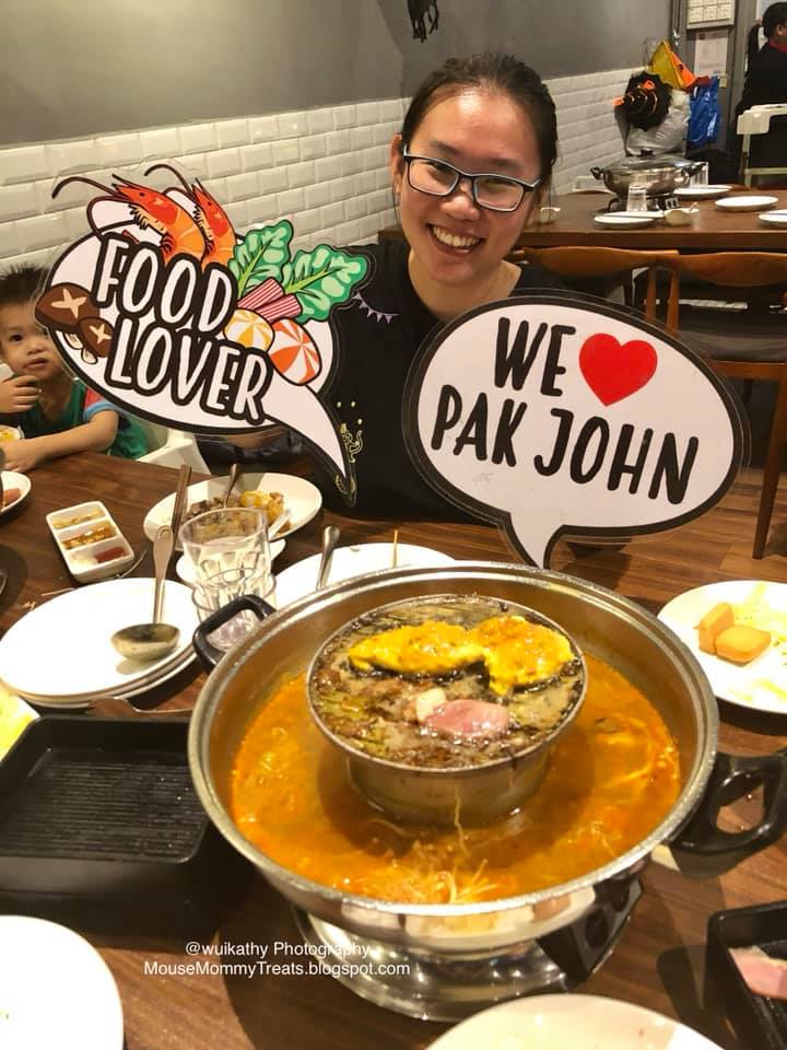 Happy Family And Friends Gathering At Pak John Steamboat & BBQ IOI City ...