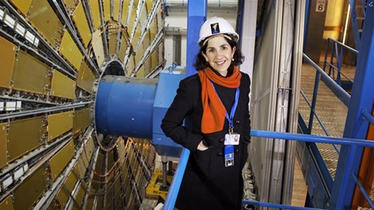 Γυναίκα επιστήμονας στο «τιμόνι» του CERN - ΠΙΣΩ ΑΠΟ ΤΗΝ ΚΟΥΡΤΙΝΑ - NEWS