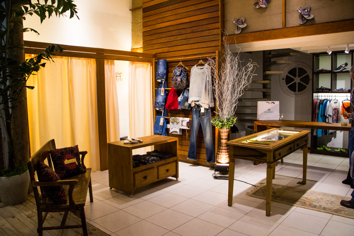 Marri Gattô - Deslizando nas curvas da mulher brasileira.