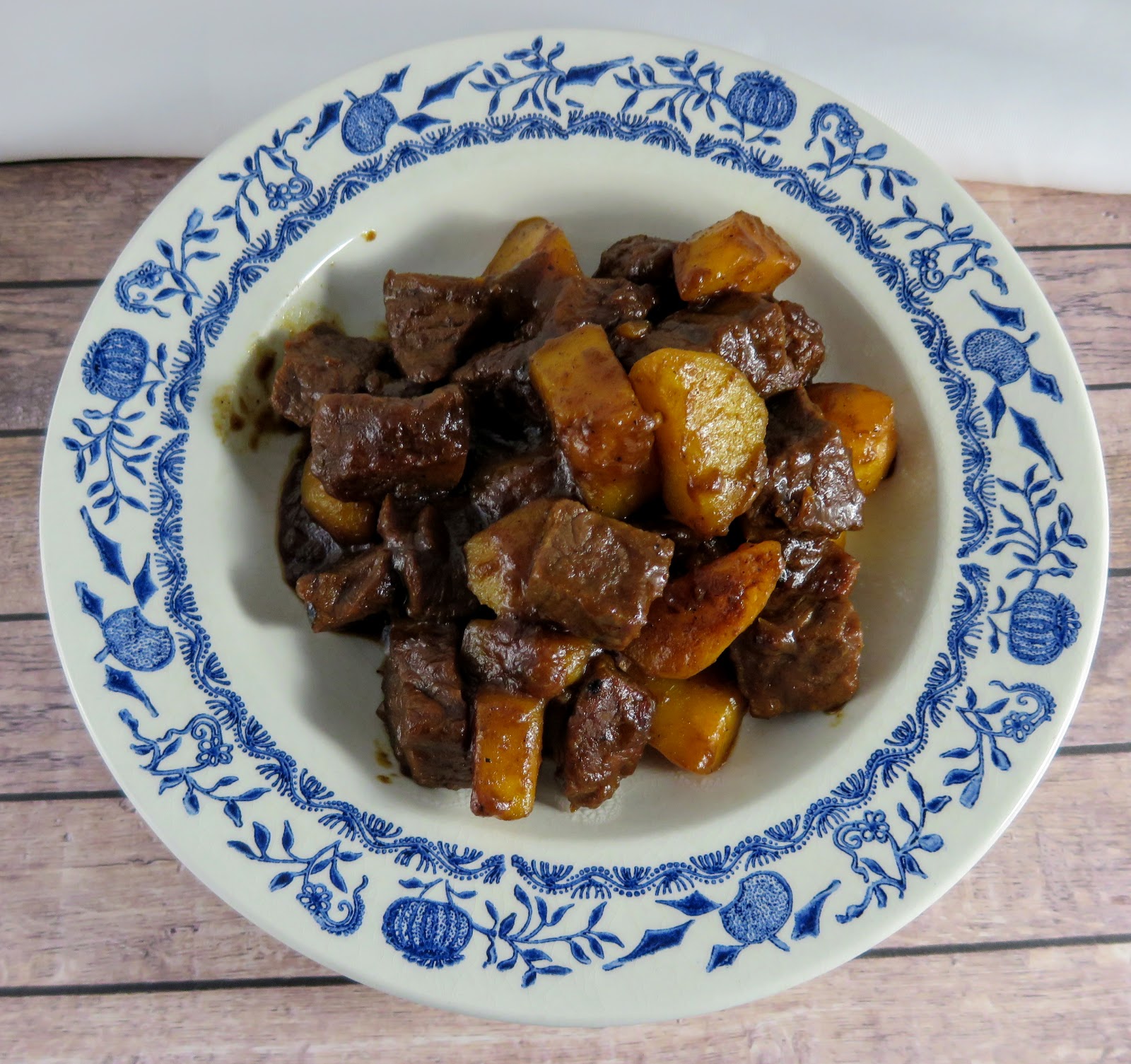 Geschmortes Rindfleisch in Sojasoße Indonesisch