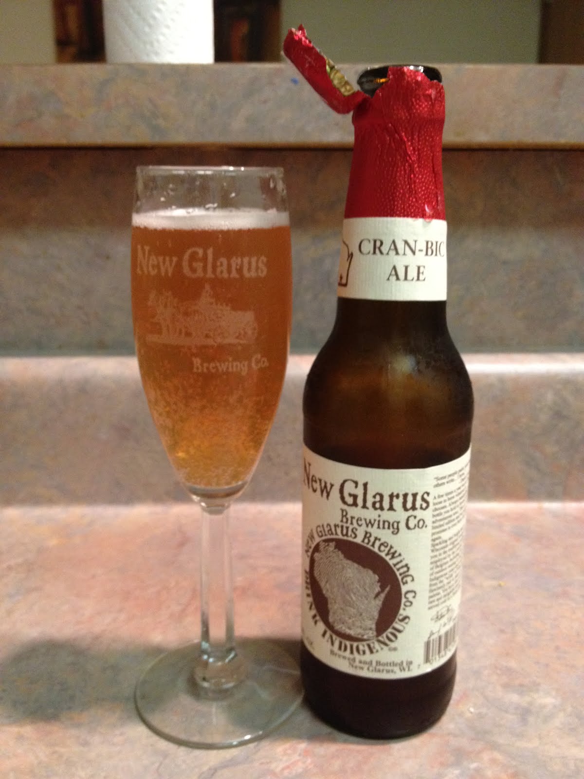 SaBEERmetrics: Beer Review: New Glarus Cranbic Ale