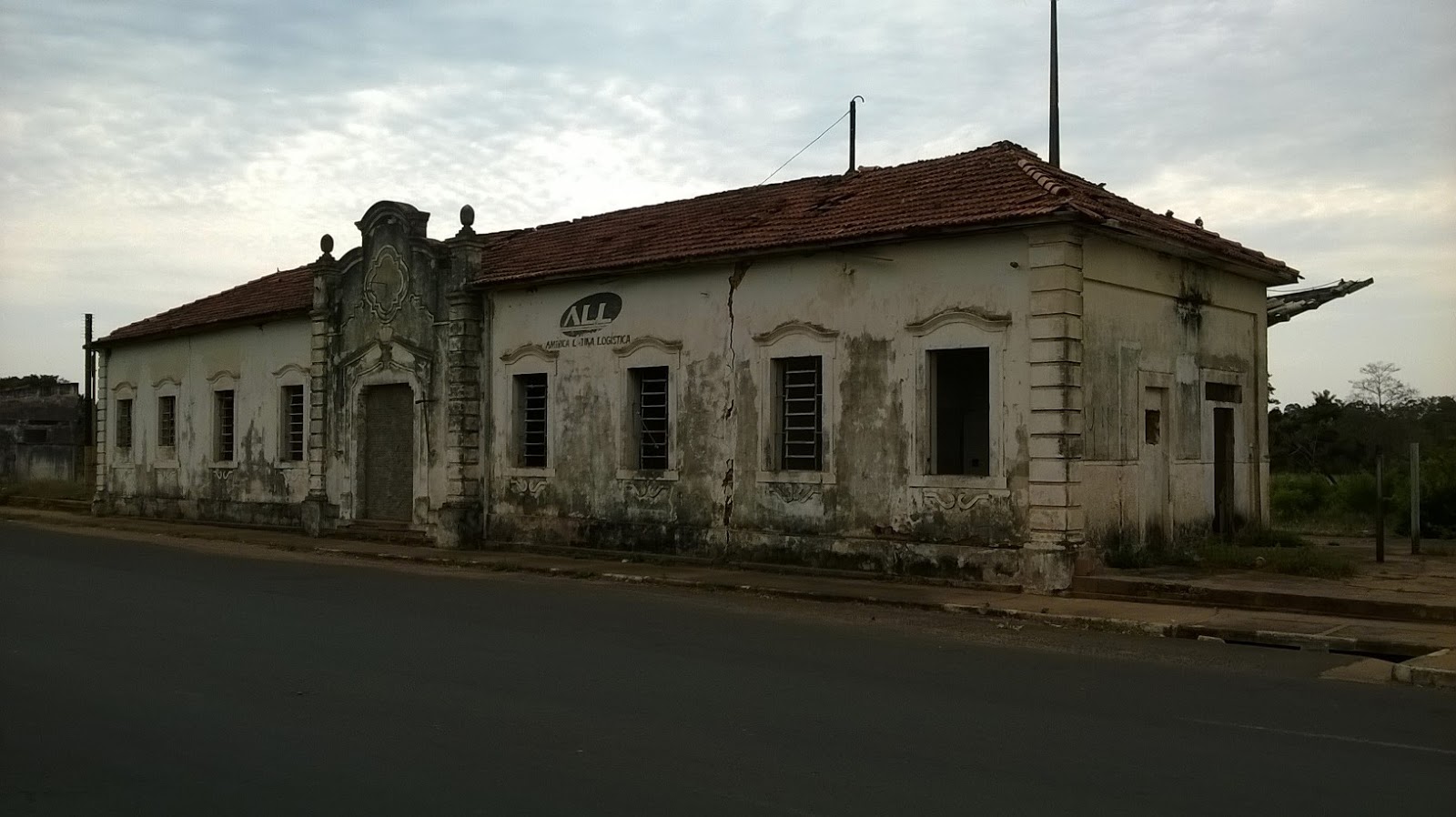 Blog do Ralph Giesbrecht: PRESIDENTE EPITÁCIO, O SÍMBOLO DE UMA FERROVIA