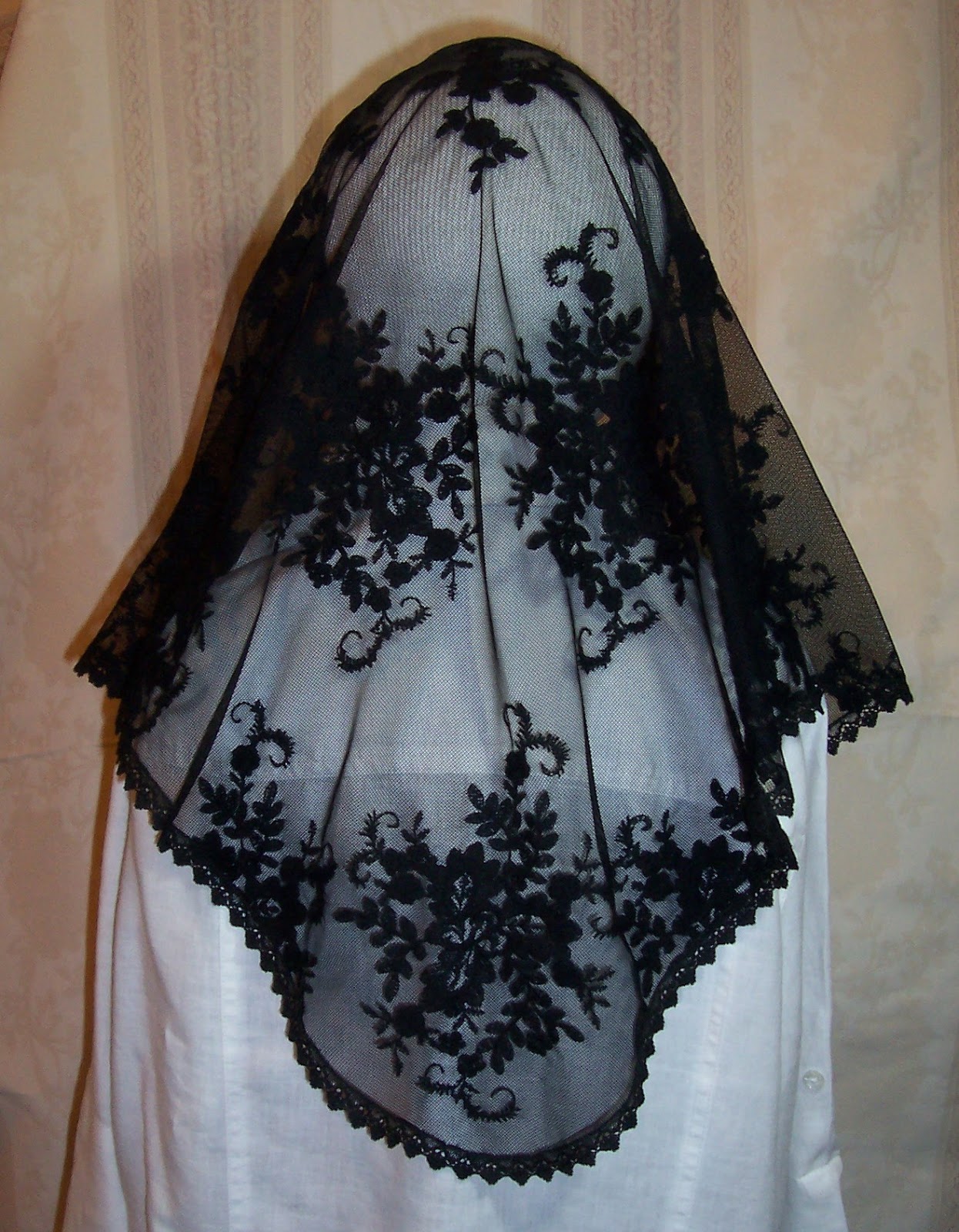 Zelie's Roses : Mantillas for Sale