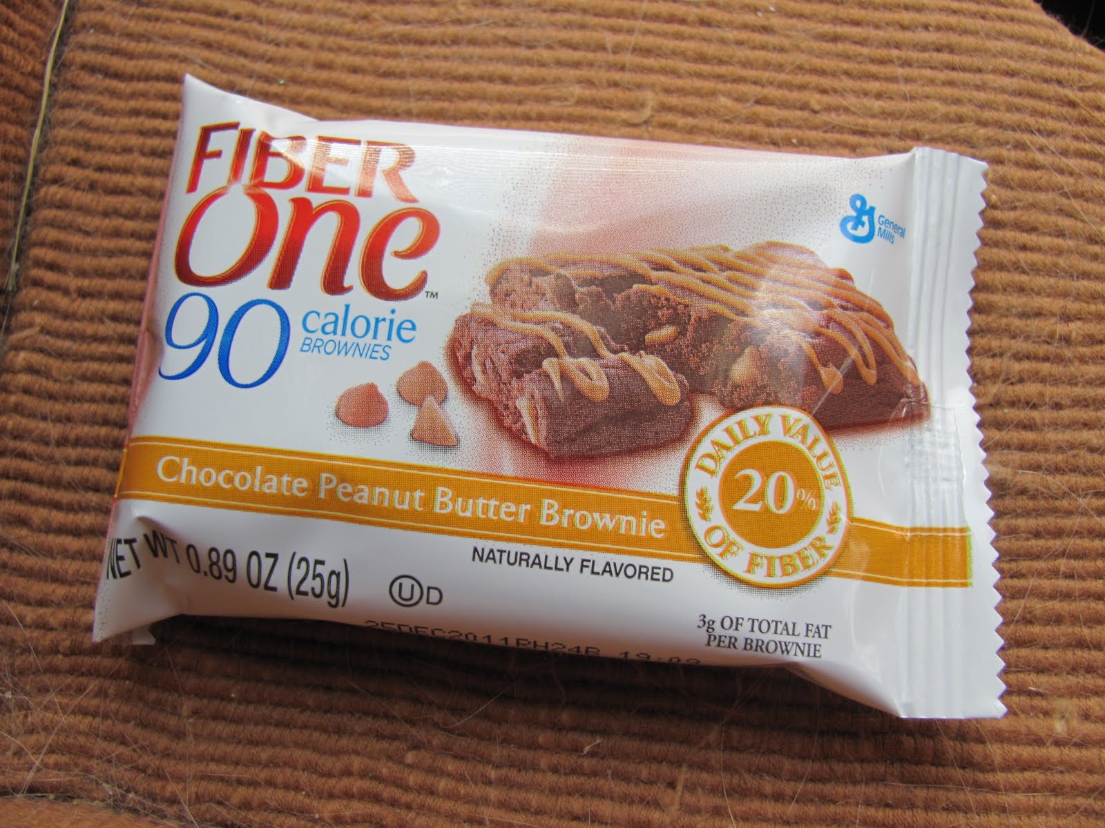 Foodette Reviews: Fiber One 90 Calorie Chocolate Peanut Butter Brownies