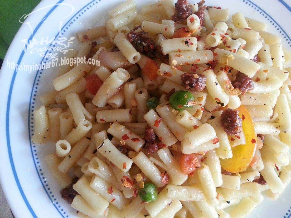 INAHAR'S COOKING TIME!: BEEF FRIED MACARONI