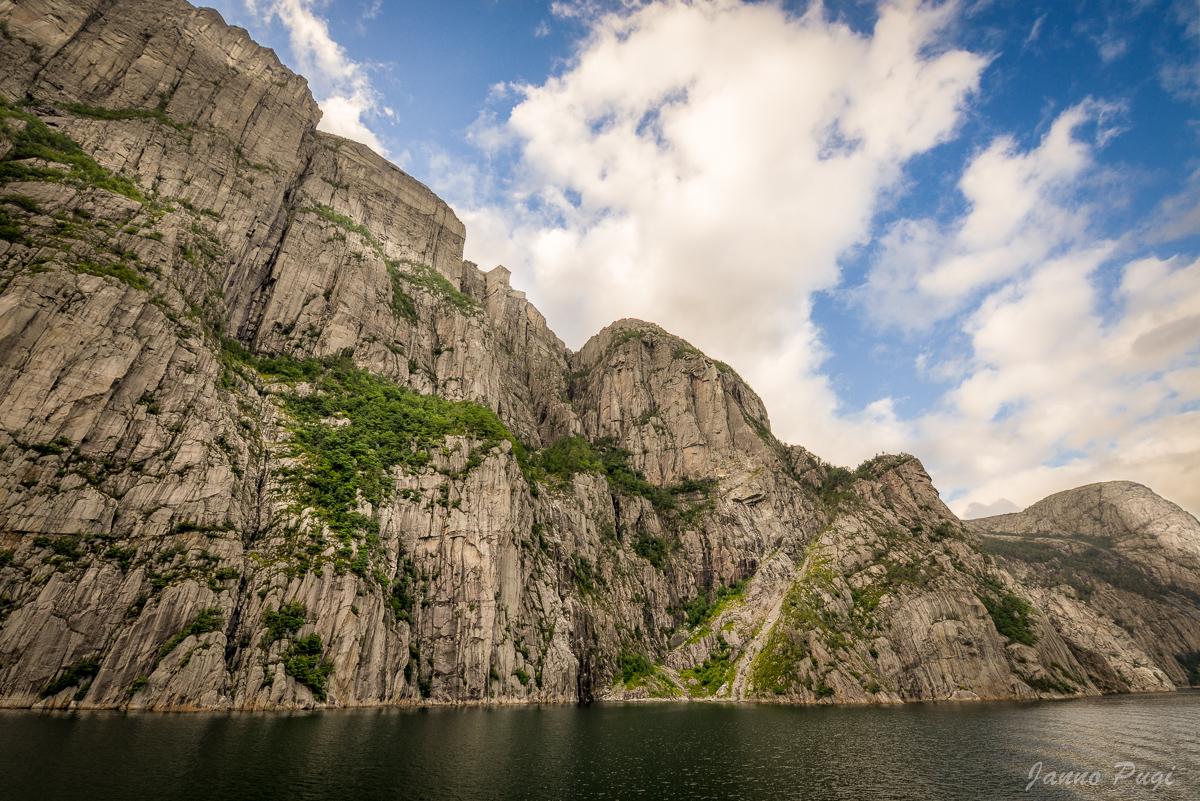 "Värvikirev maailm" ehk "Töö on tellija materjalist": Vapustav Norra loodus