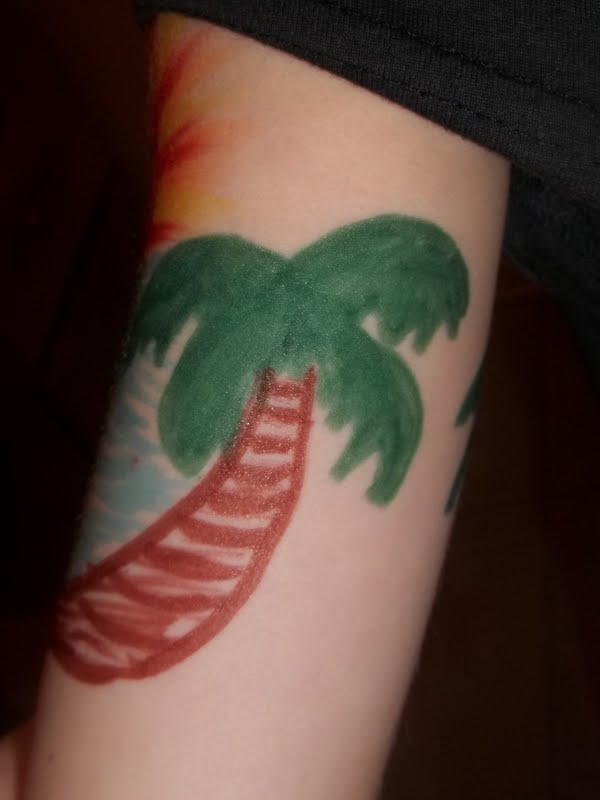 Life on the narrow path ...: Tattoos all around ...