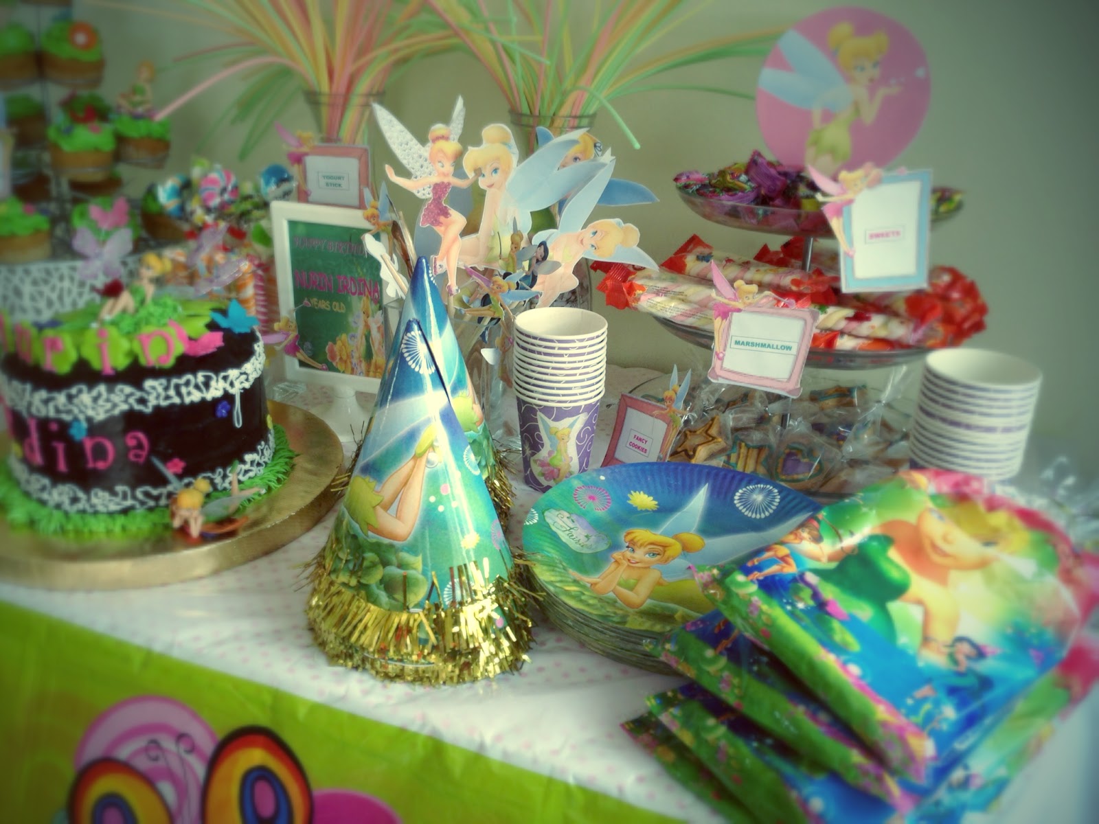 ninie cakes house: Tinkerbell Theme Candy Bar Package