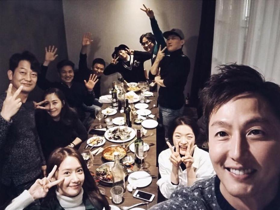 Check out SNSD YoonA's picture with the cast of 'The K2' - Wonderful ...