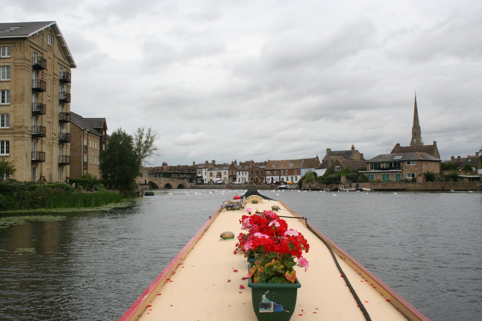 Narrowboat Annie: 10-12 July St Ives to Huntingdon and on to below St ...