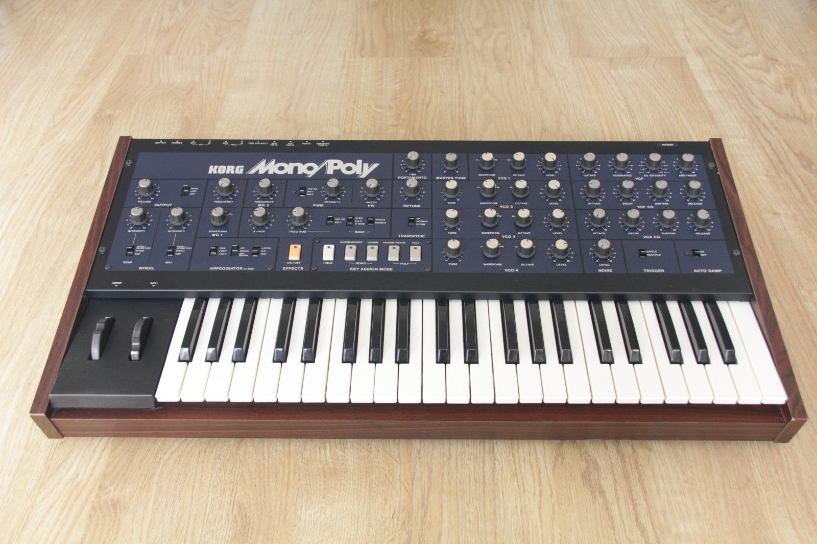MATRIXSYNTH: Korg Mono/Poly Keyboard Synthesizer SN 378232