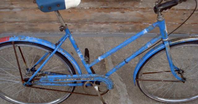 RoyalEnfields.com: It's not just me: This bicycle is an 'English Racer'