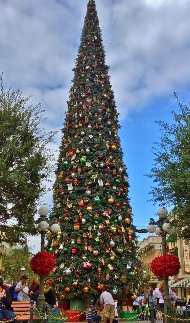 The PNW Mouse Meet Blog: Disneyland Resort Christmas Trees Part 3