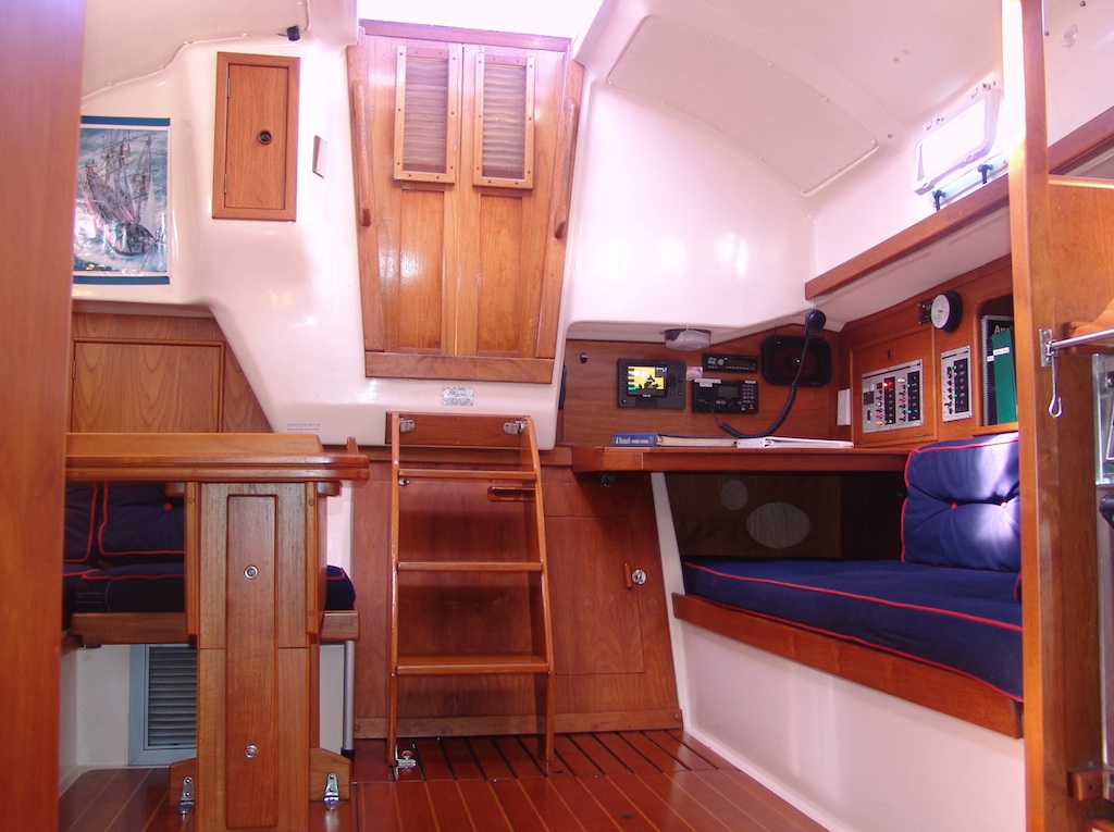 A Kiwi Nonsuch 30 Ultra: Cabin sole re-finishing