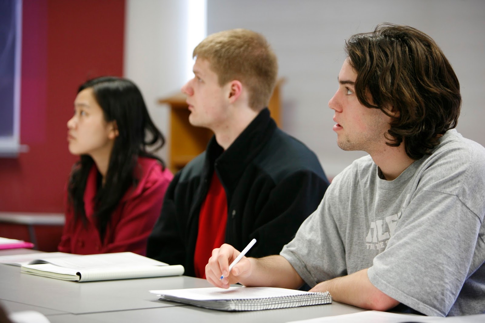 Bring Confidence in Writing by Hiring Assignment Writing Services